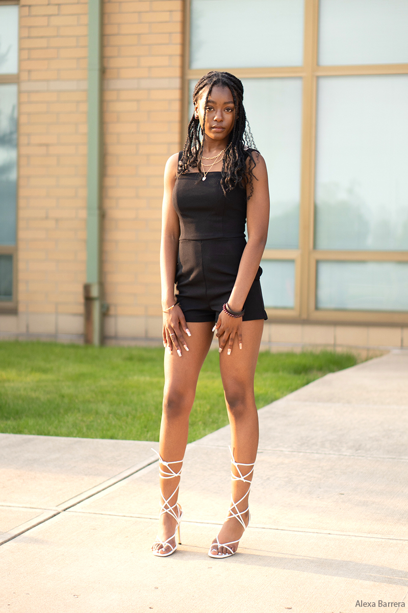 Riahna D | New View Modeling