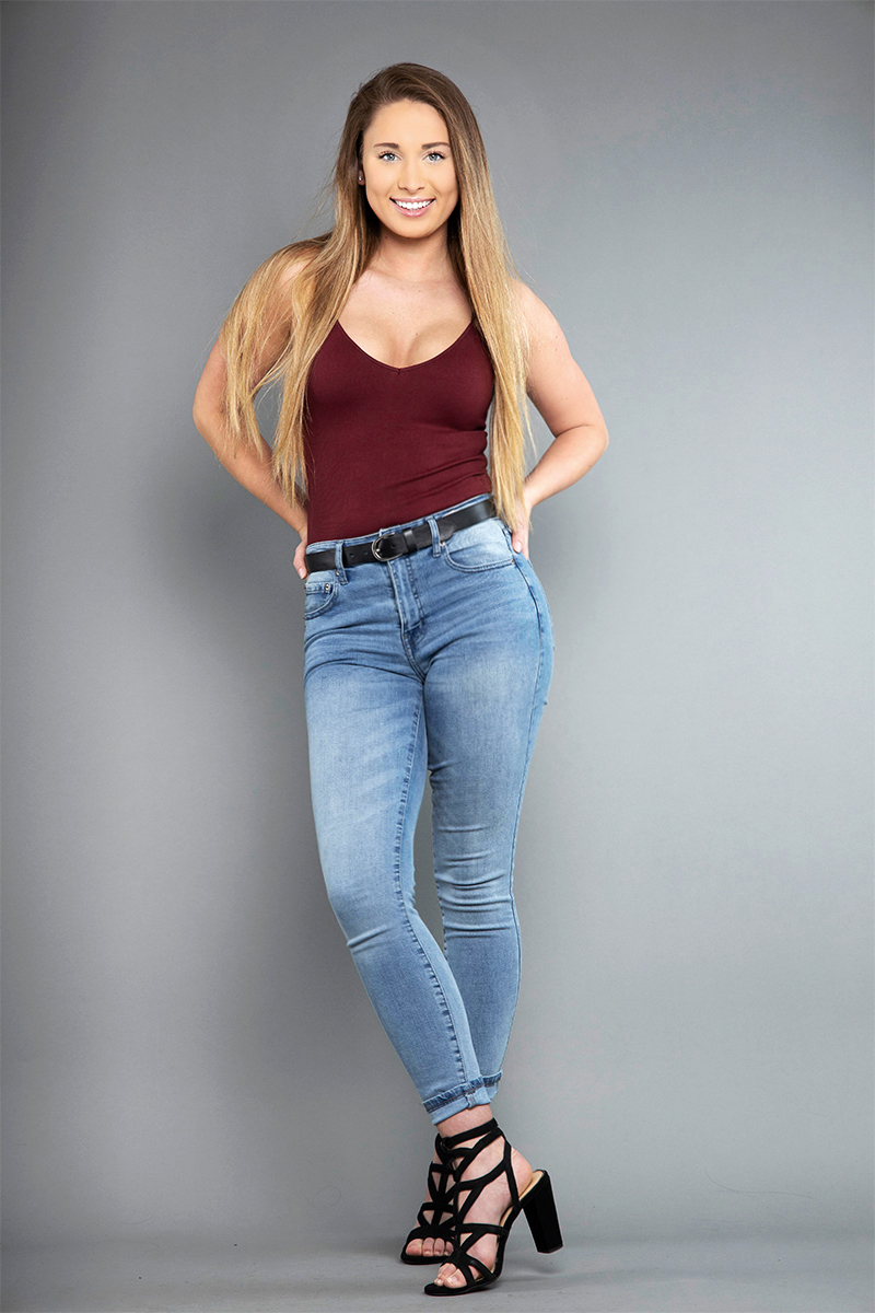 Ashley S | New View Modeling