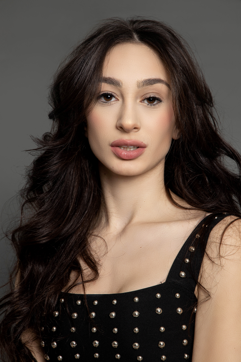 Gianna B | New View Modeling