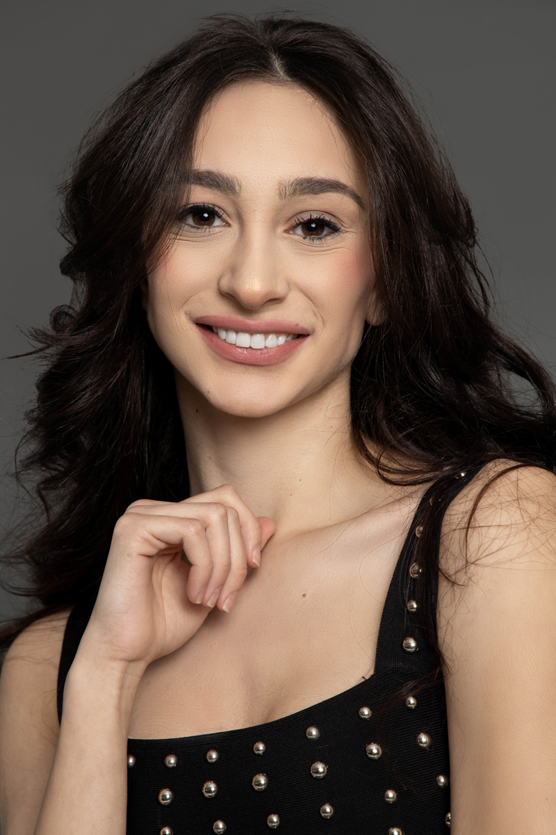 Gianna B | New View Modeling